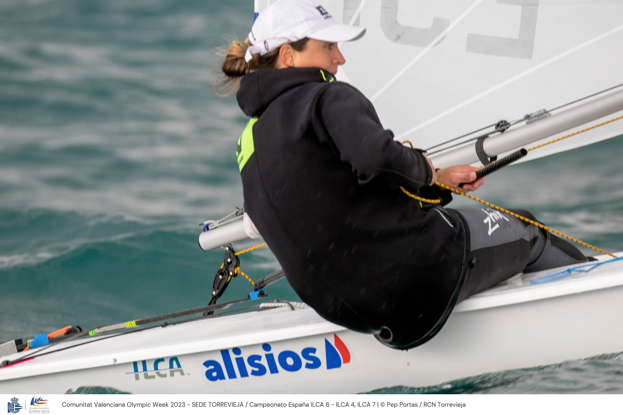 R.C.N. TORREVIEJA. ANA MONCADA NUEVA LÍDER DEL NACIONAL ILCA 6 EN UNA ...